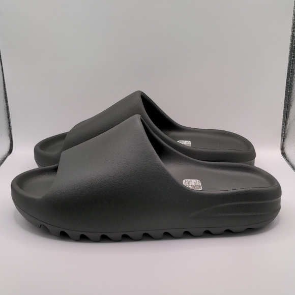 adidas | Shoes | New Adidas Mens Yeezy Slides Dark Onyx Id53 Sz 8 ...